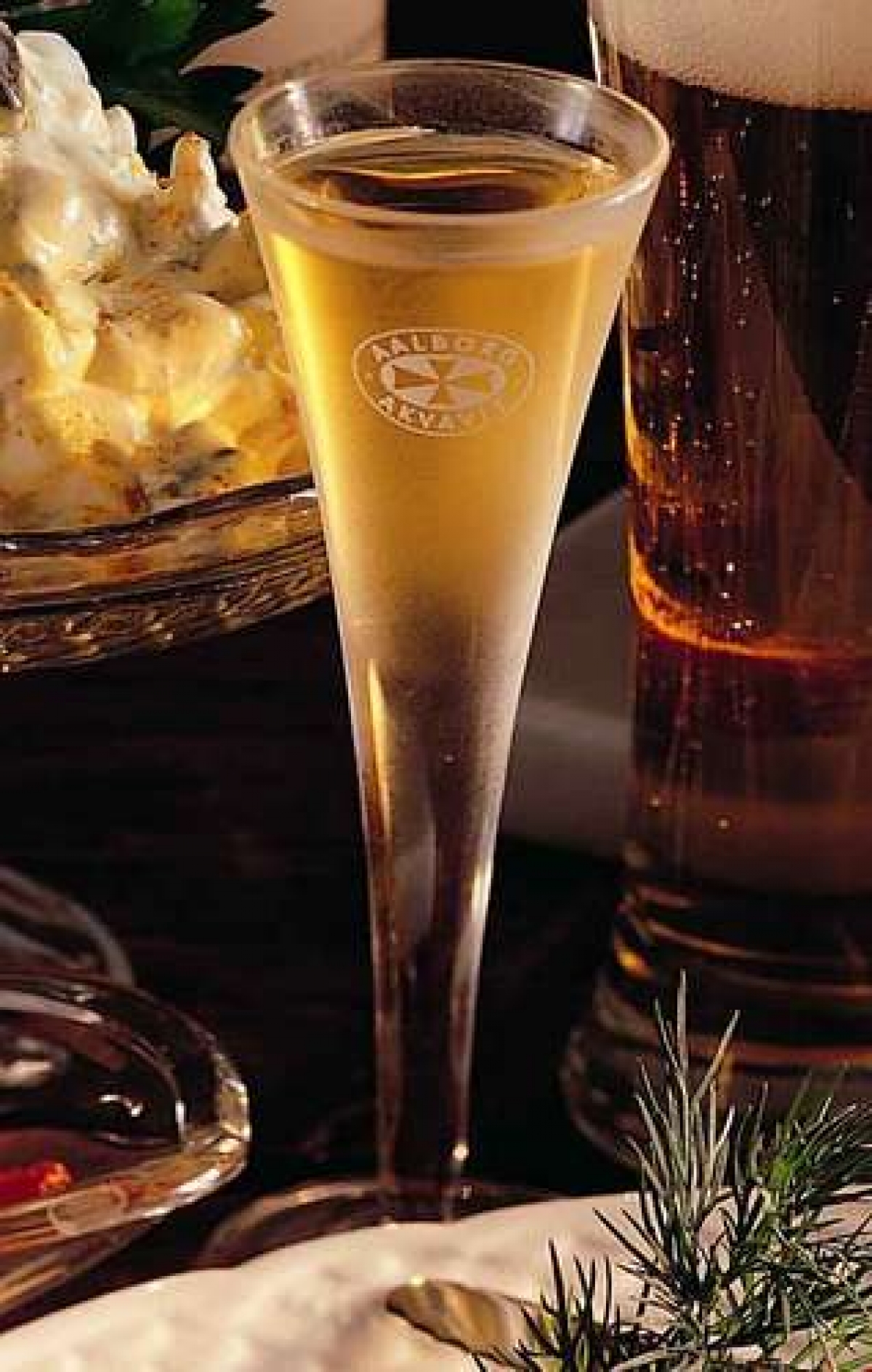 Schnaps – Herstellung und Geschichte | wissen.de