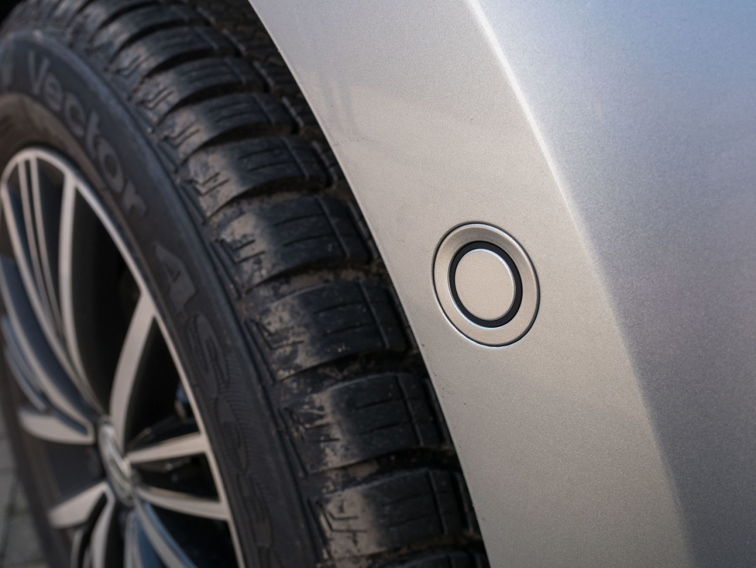 Wie funktioniert die Einparkhilfe am Auto? | wissen.de