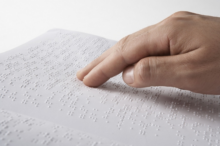 Brailleschrift: Lesen mit den Fingern | wissen.de